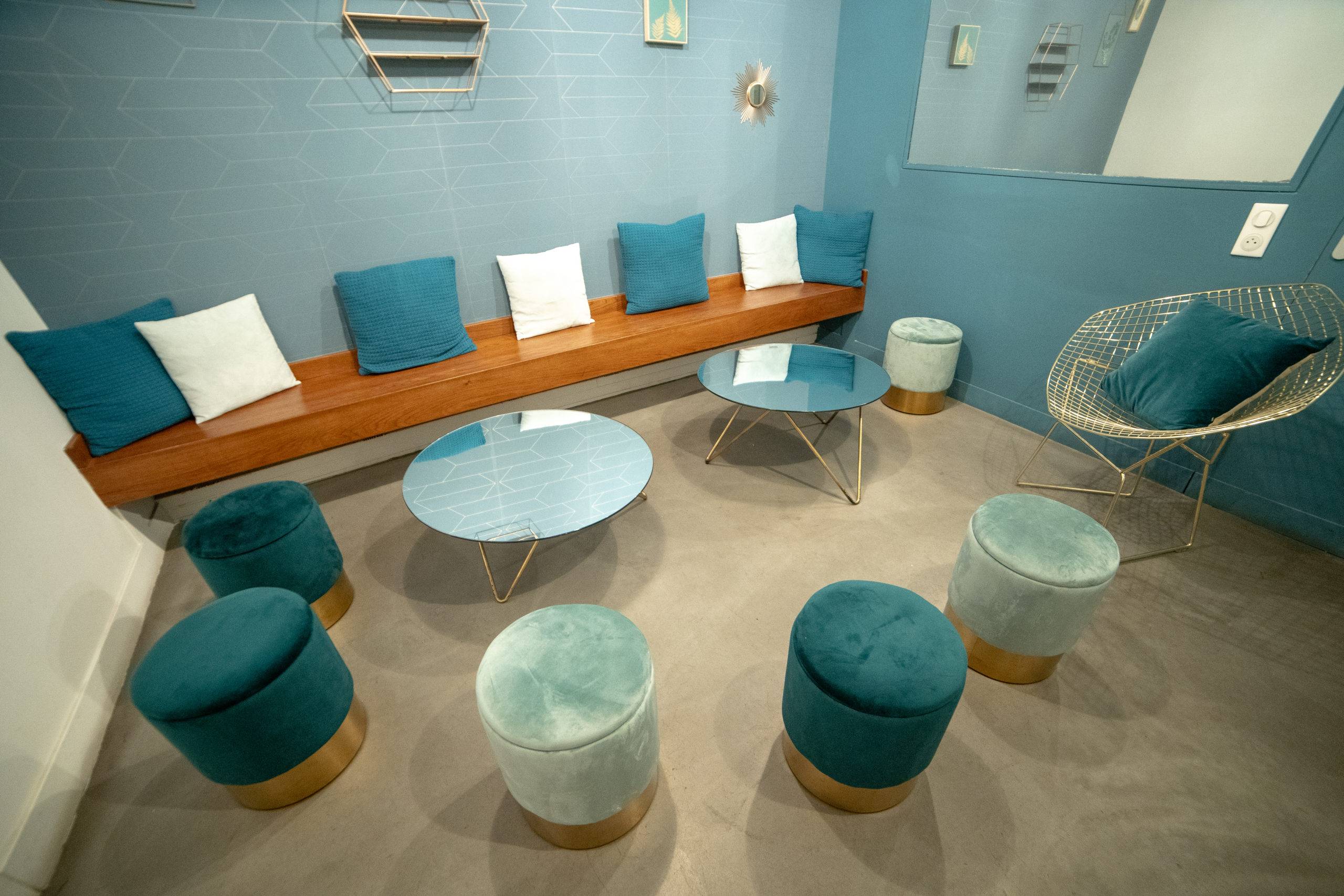 AZUR Room | Small meeting room in Paris 2e | ESCAPE LAB PARIS